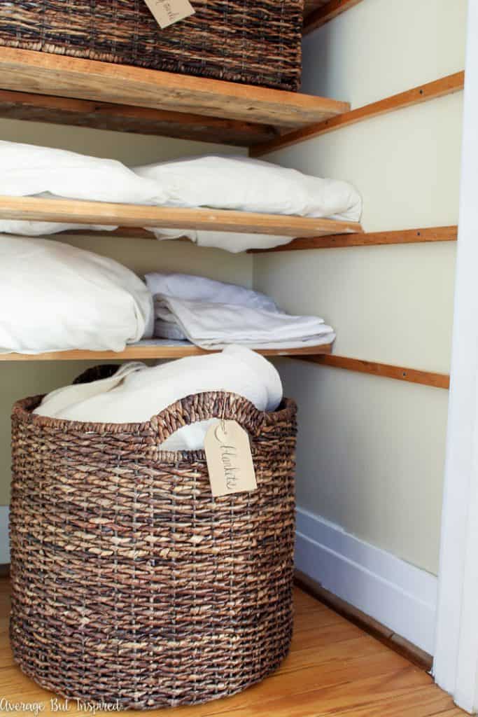 An Organized Linen Closet Makeover {How to Get Maximum Storage in a ...