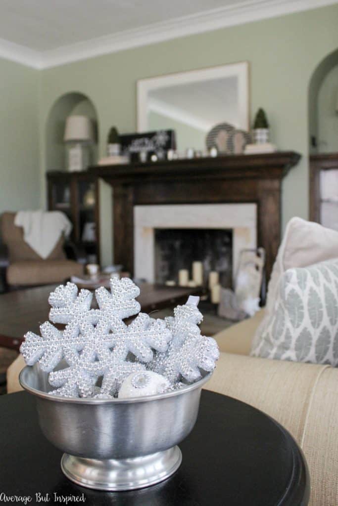 Simple Winter Decor Ideas - Average But Inspired