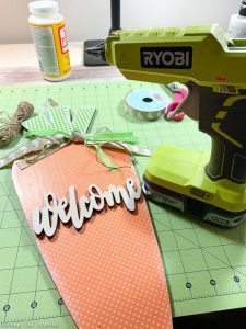 DIY Spring Door Hanger: Adorable Carrot Door Decor